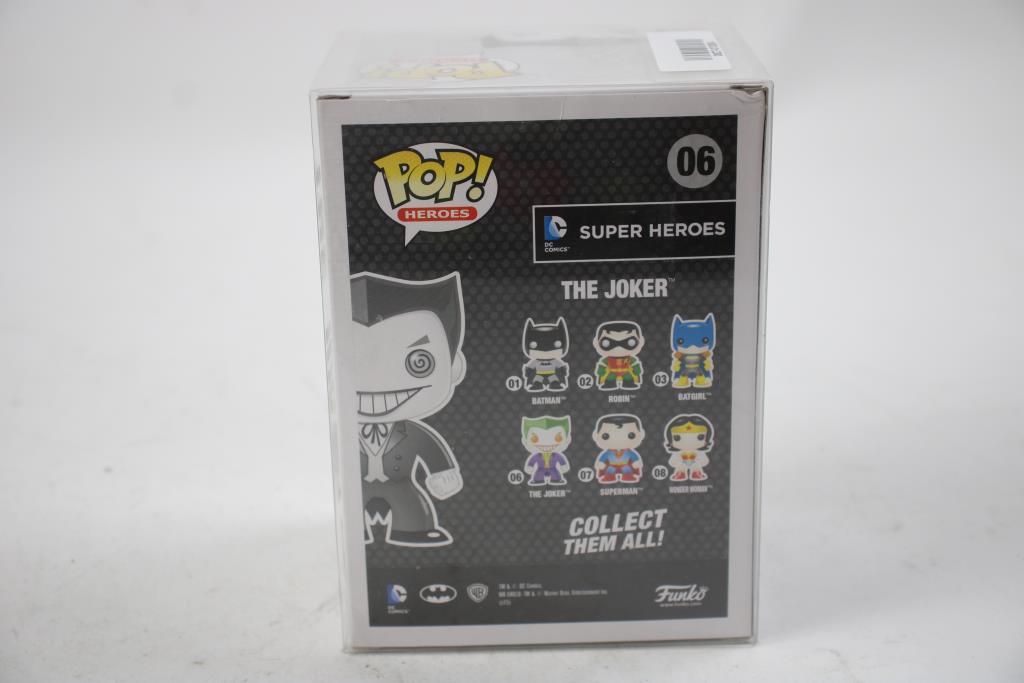 Funko POP! DC Comics Hot Topic Exclusive " The Joker" 06 | Property Room