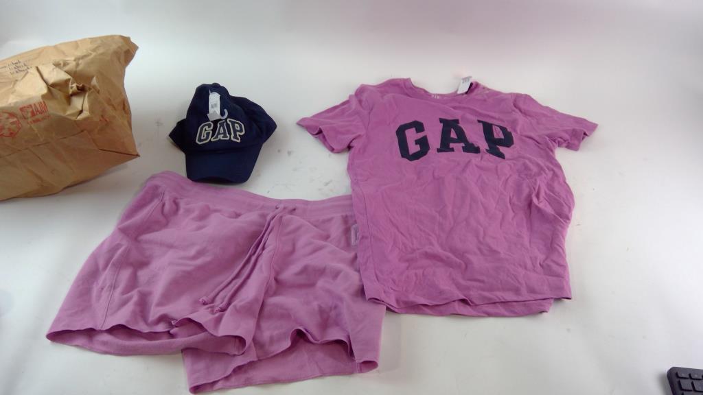 GAP Clothing, 3 Pieces | Property Room
