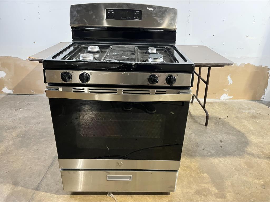 General Electric Stainless Steel Gas Range | Property Room