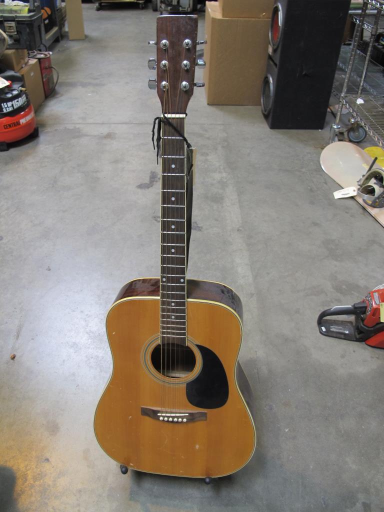 Generic Acoustic Guitar | Property Room