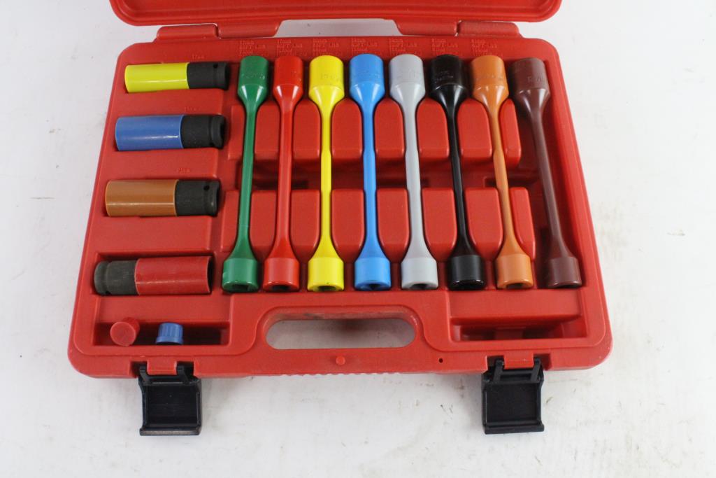 Genius Wheel Torque 12-Piece Socket Set | Property Room