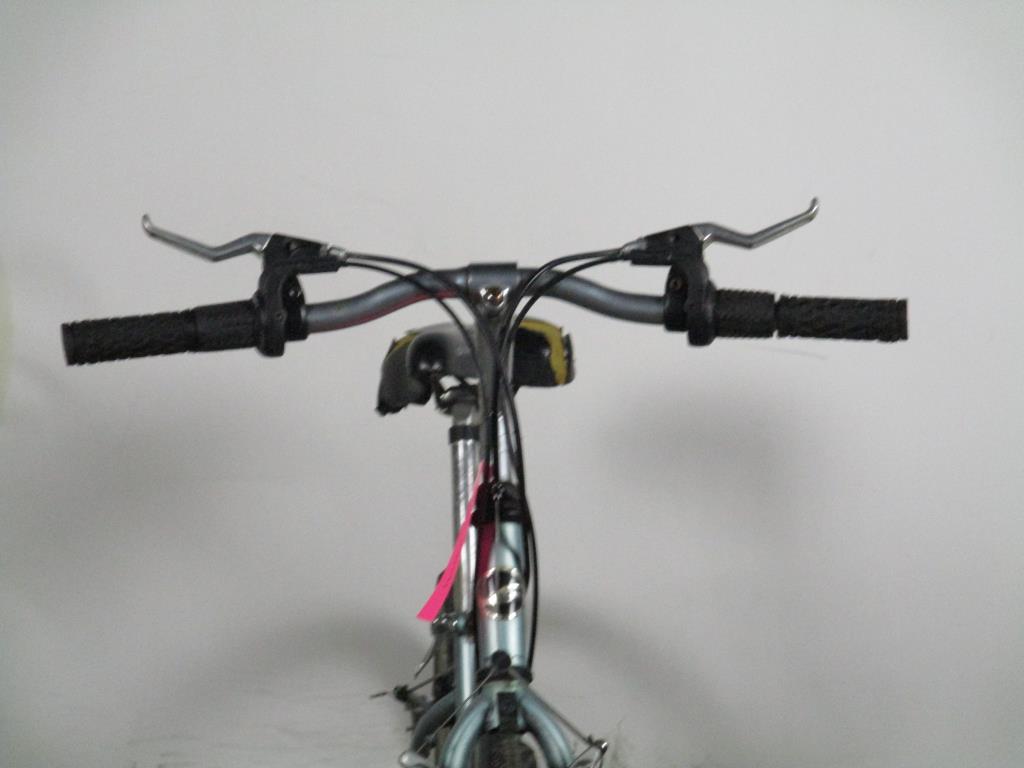 Giant Hybrid Innova Bike | Property Room