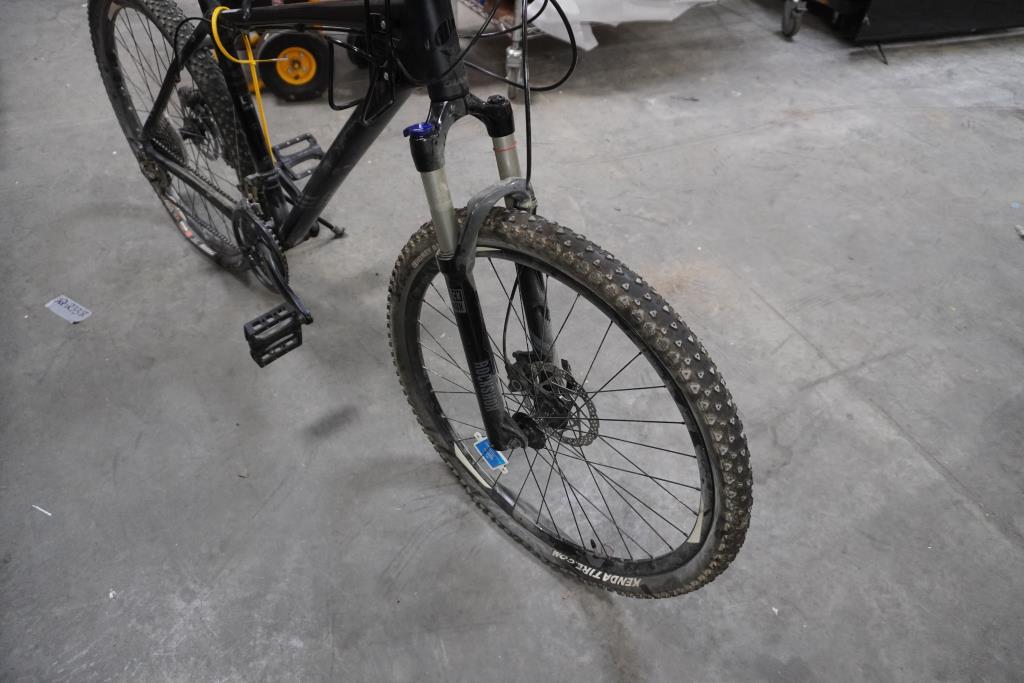 Giant Mountain Bike | Property Room