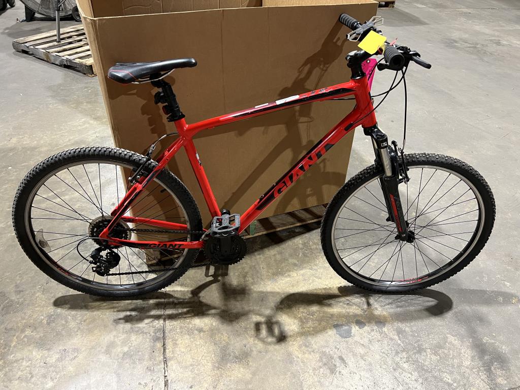 Giant Mountain Bike | Property Room