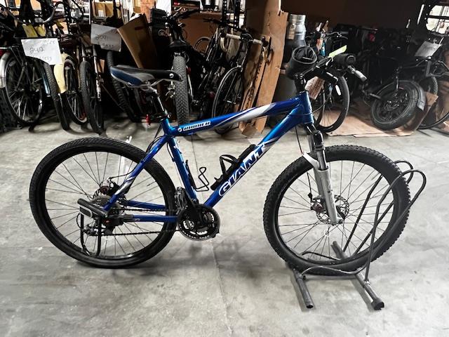 Giant Rainier 26 Inch Mountain Bike | Property Room