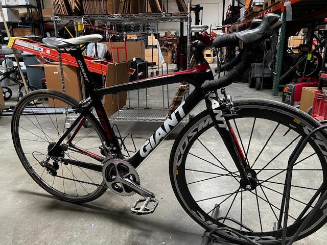 Giant TCR Advanced Carbon Road Bike | Property Room