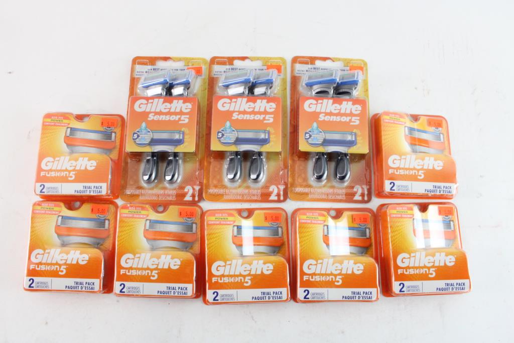 Gillette Razors & Blades, 10 Pieces | Property Room