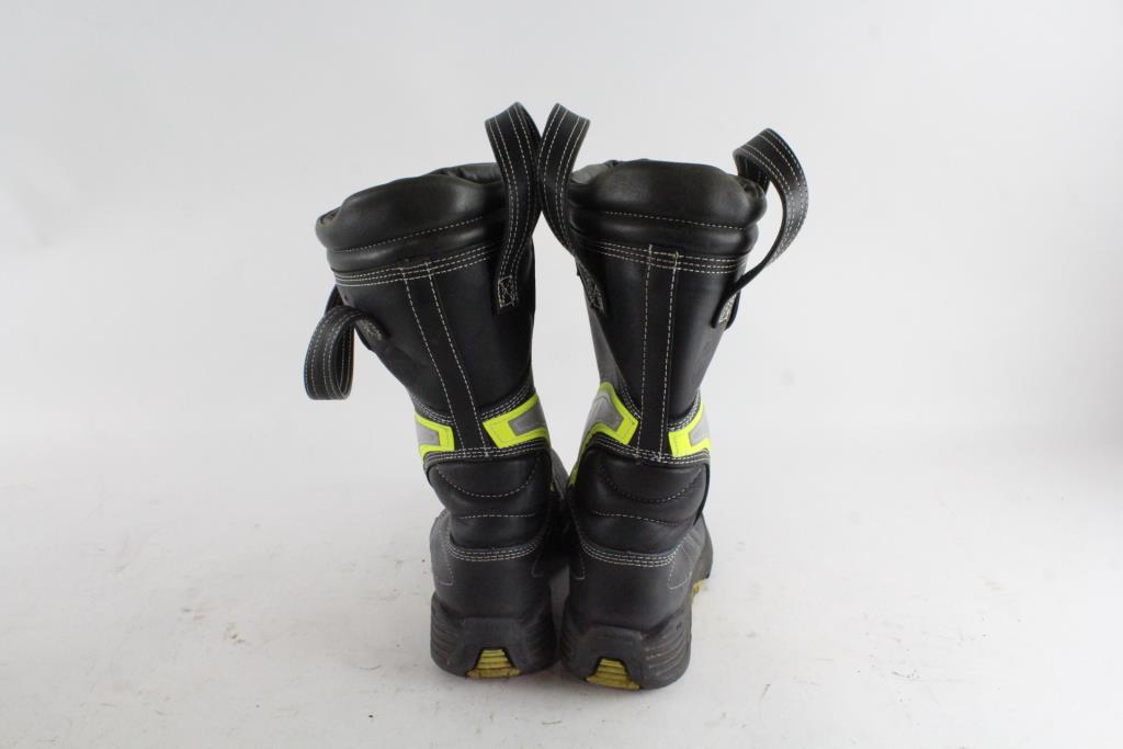 Globe Structural Fire Pull-On Boots, Size 8M | Property Room