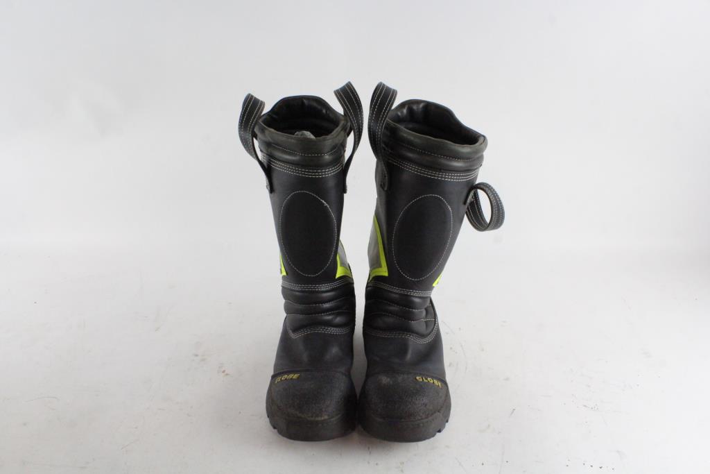 Globe Structural Fire Pull-On Boots, Size 8M | Property Room