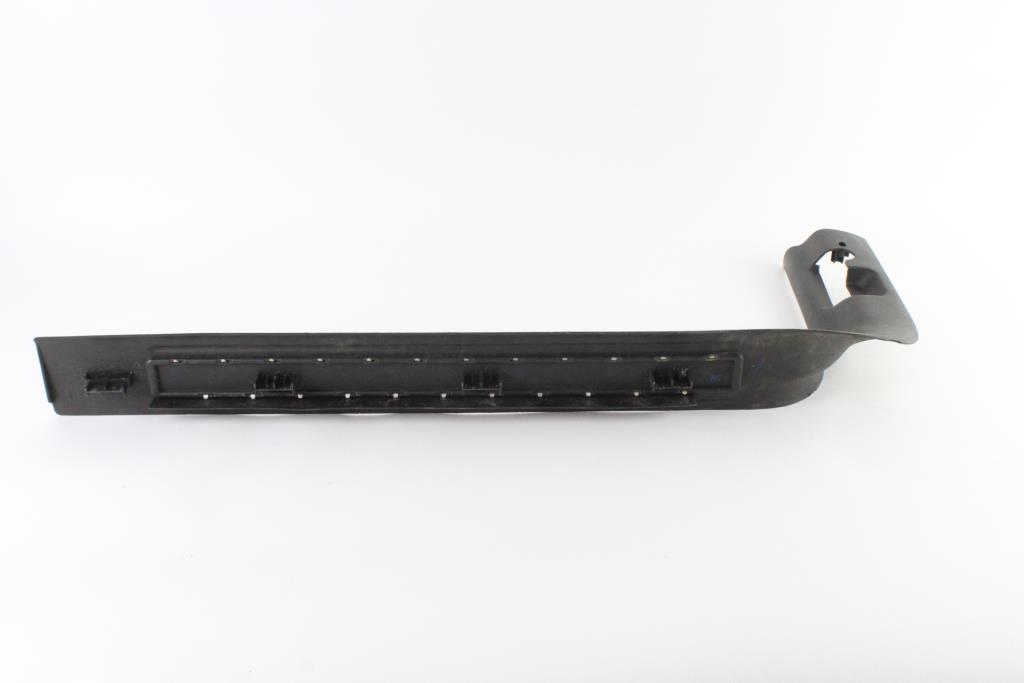 GM Chevrolet Front SIde Door Sill Trim | Property Room