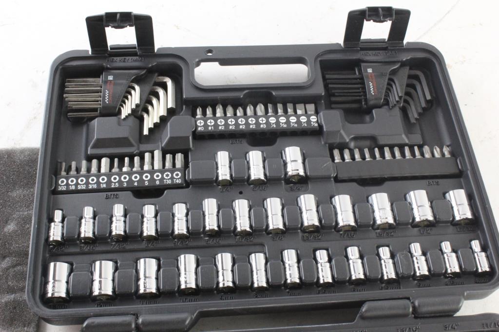 GM Tool Kit, 80+ Pieces | Property Room