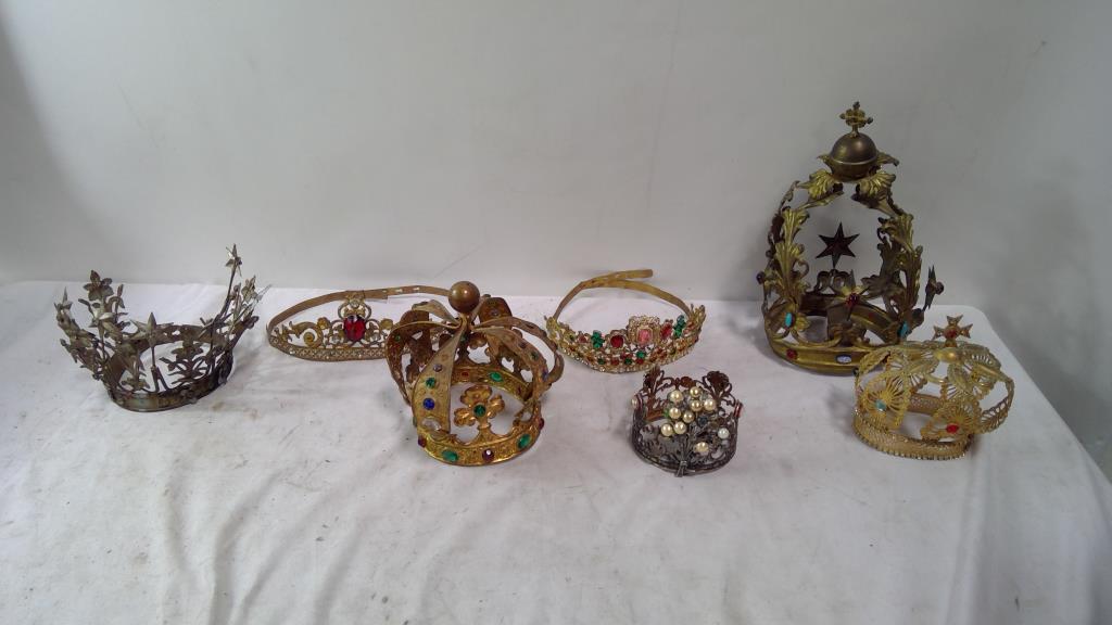 Gold Crowns, 8+ Pieces | Property Room