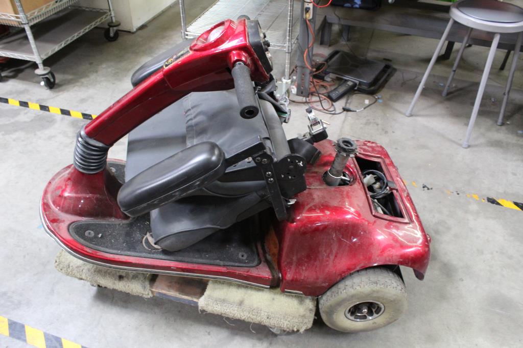 Golden Companion II 3-Wheel Scooter - Full Size | Property Room