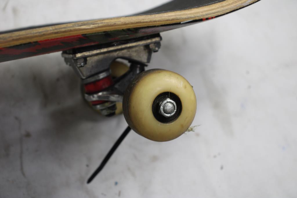 Gonex Complete Skateboard | Property Room