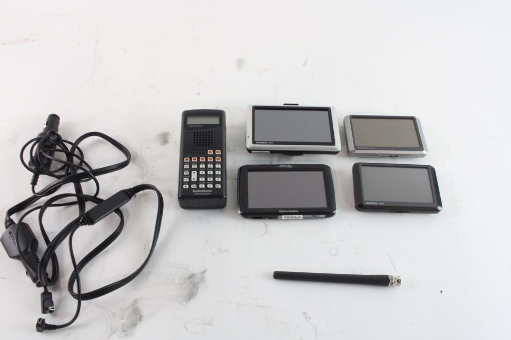 GPS Units & Radioshack Radio, 5 Pieces | Property Room