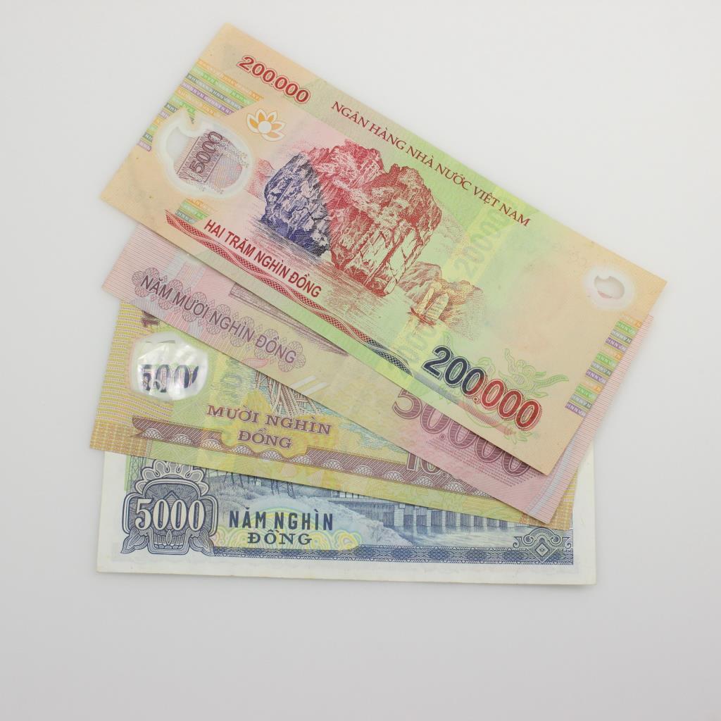 Group Of 4 Vietnamese Banknotes | Property Room