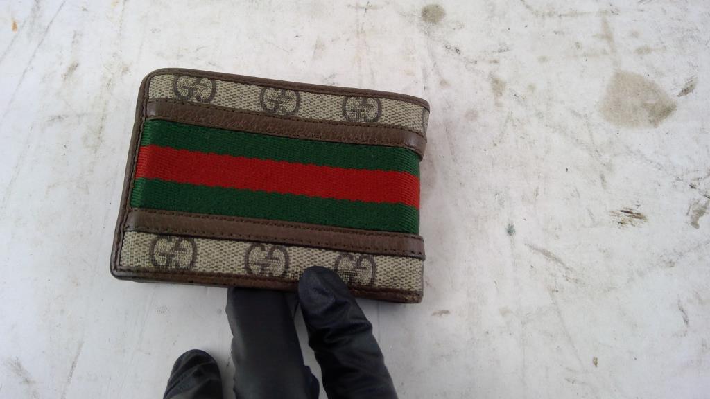 Gucci Mens Wallet - Doublechecked By Entrupy | Property Room