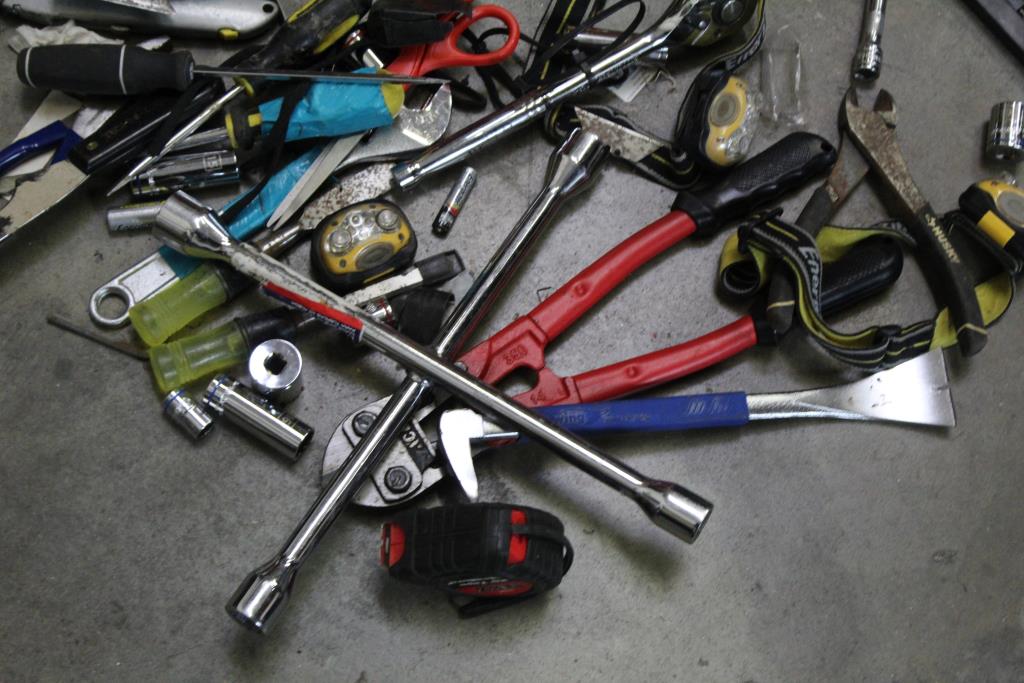 Hammer, Cable Cutters, Sockets Etc 10 Plus Pieces | Property Room