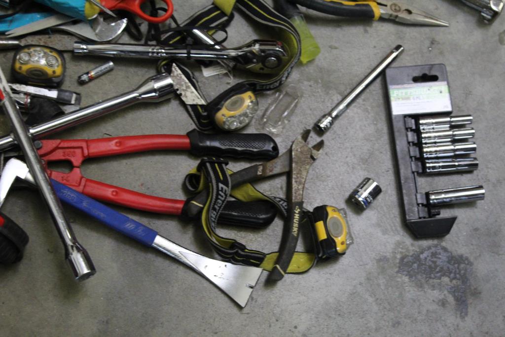 Hammer, Cable Cutters, Sockets Etc 10 Plus Pieces | Property Room