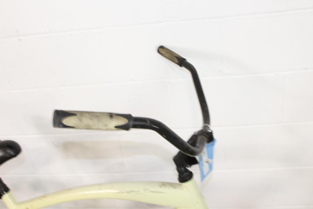 Hampton Cruiser Beach Bike | Property Room