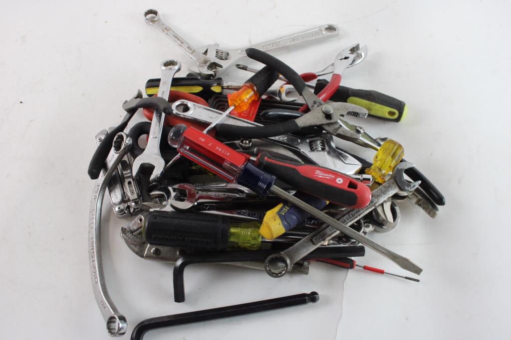 Hand Tool Lot, 6+ Pieces | Property Room