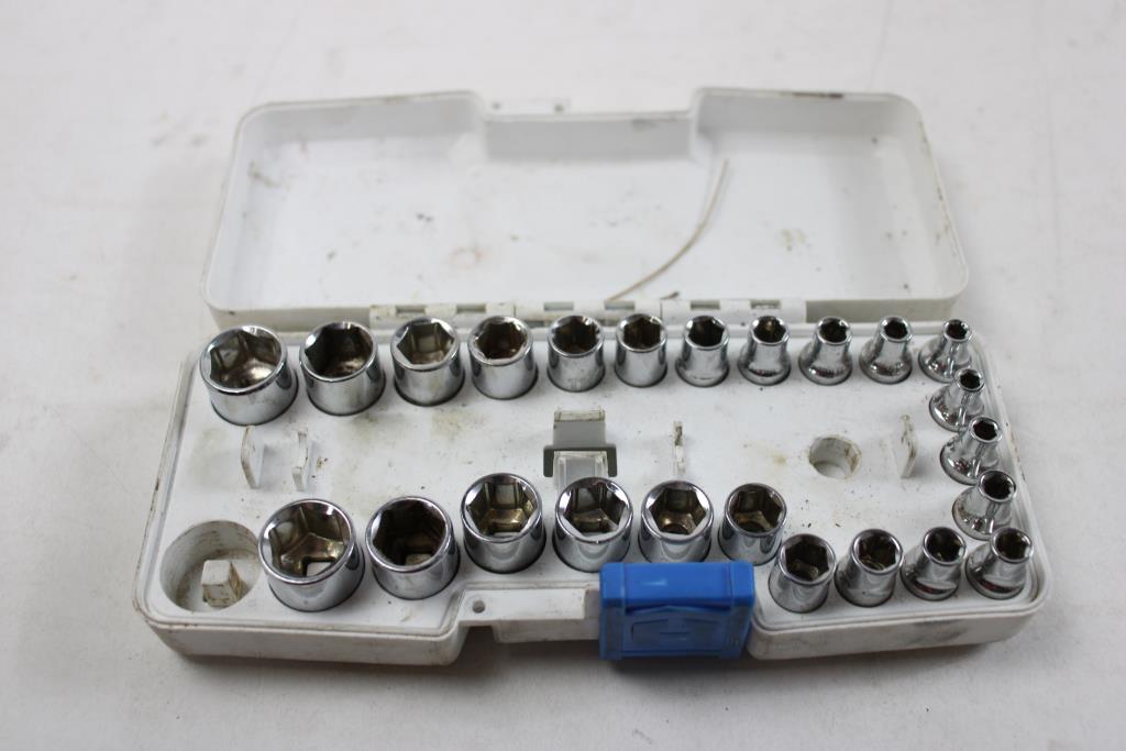 Hart Socket Set, Cordless Inflator Pump And Battery Packs, 4+ Pieces ...