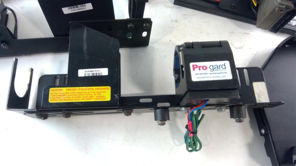 Havis Computer Mount And More, 4+ Pieces | Property Room