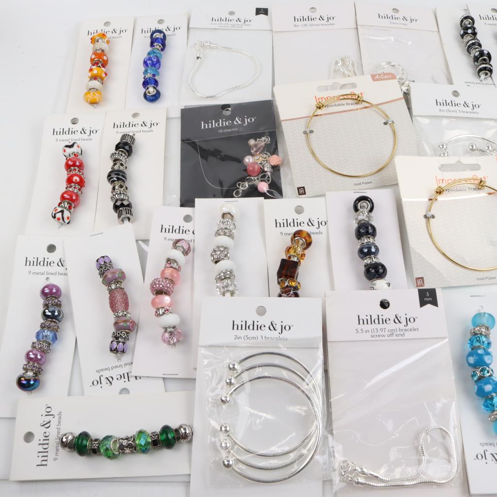 Hildie & Jo Mixed Craft Bead Supplies And Jewelry, 1+ Lbs Pieces ...