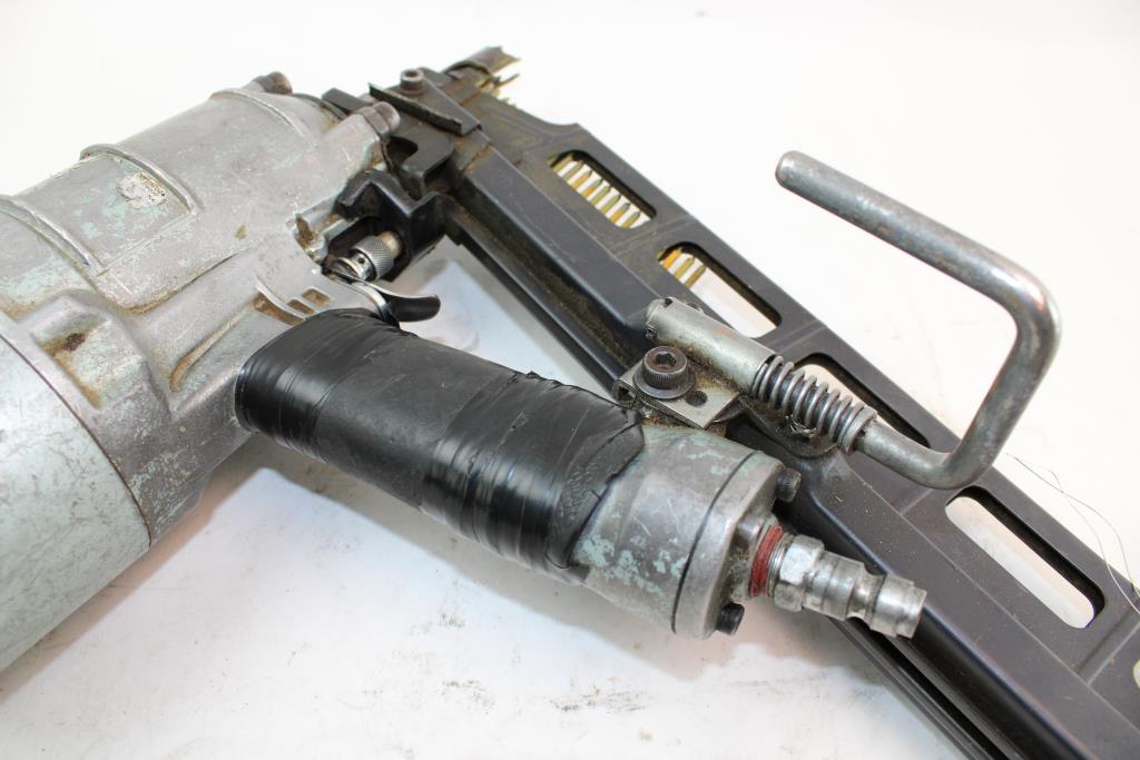 Hitachi NR83A2 Strip Nailer | Property Room