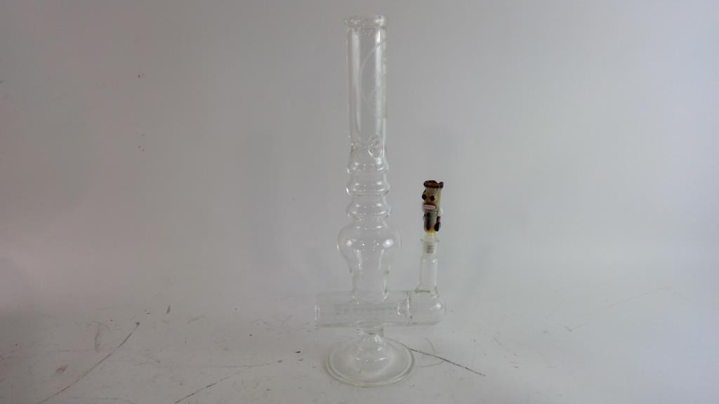 Hitman Glass Water Pipe | Property Room