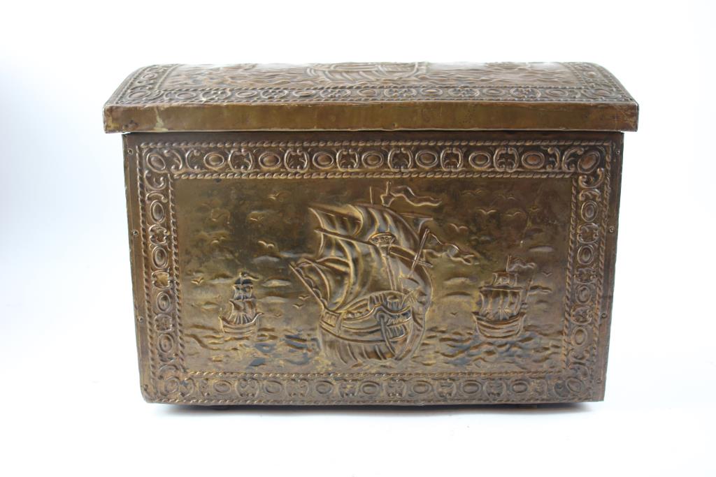 Holland Treasure Chest And Pirate Ship Chest, 2 Pieces | Property Room Holland Treasure Chest And Pirate Ship Chest, 2 Pieces | Property Room