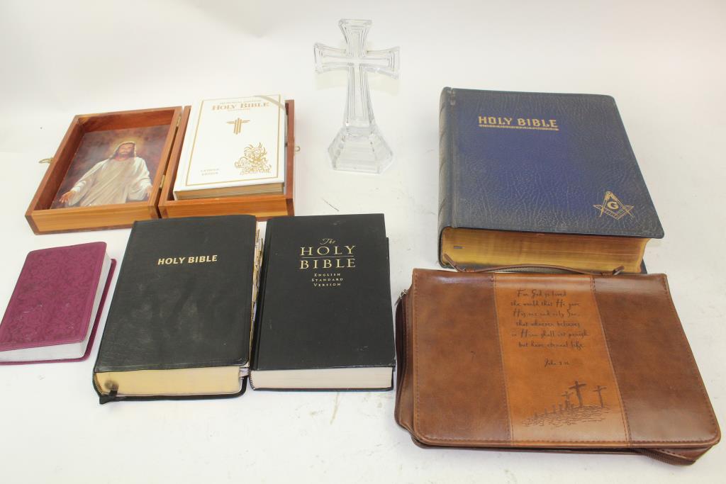 Holy Bibles And Cross Desk Ornament: Catholic Version, ESV, NASV: 7 ...