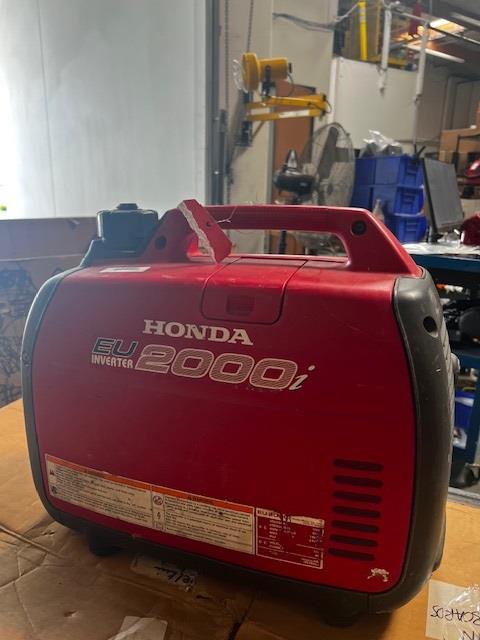 Honda EU2000i Inverter Generator | Property Room