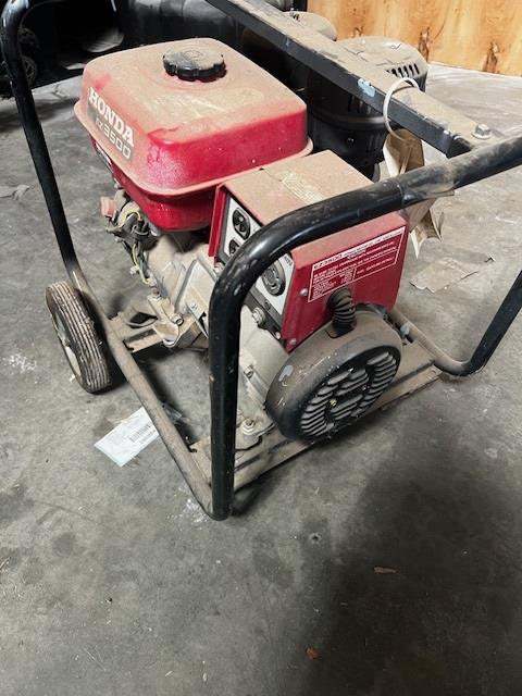 Honda EZ3500 Power Generator ***DAMAGED*** | Property Room
