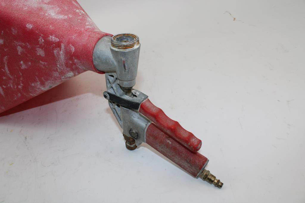 Hopper And Texture Pro 200 Sprayer | Property Room