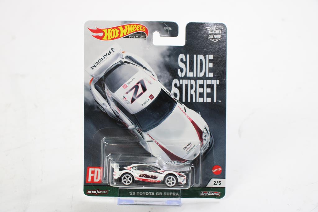 Hot Wheels Premium Slide Street 20 Toyota GR Supra 2/5 | Property Room