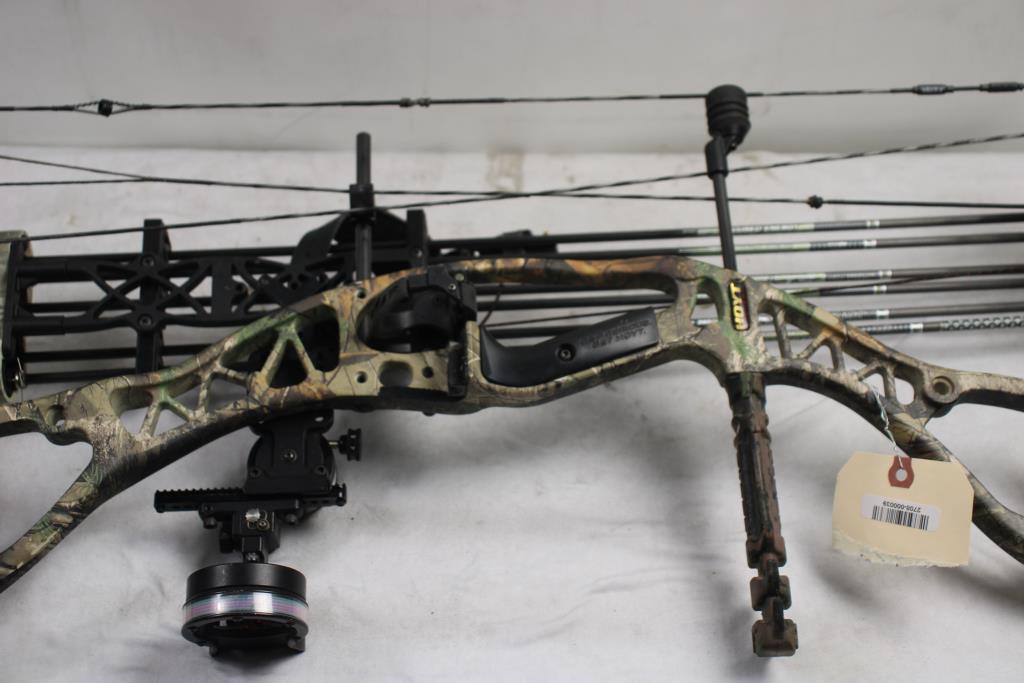 Hoyt Charger Bow | Property Room