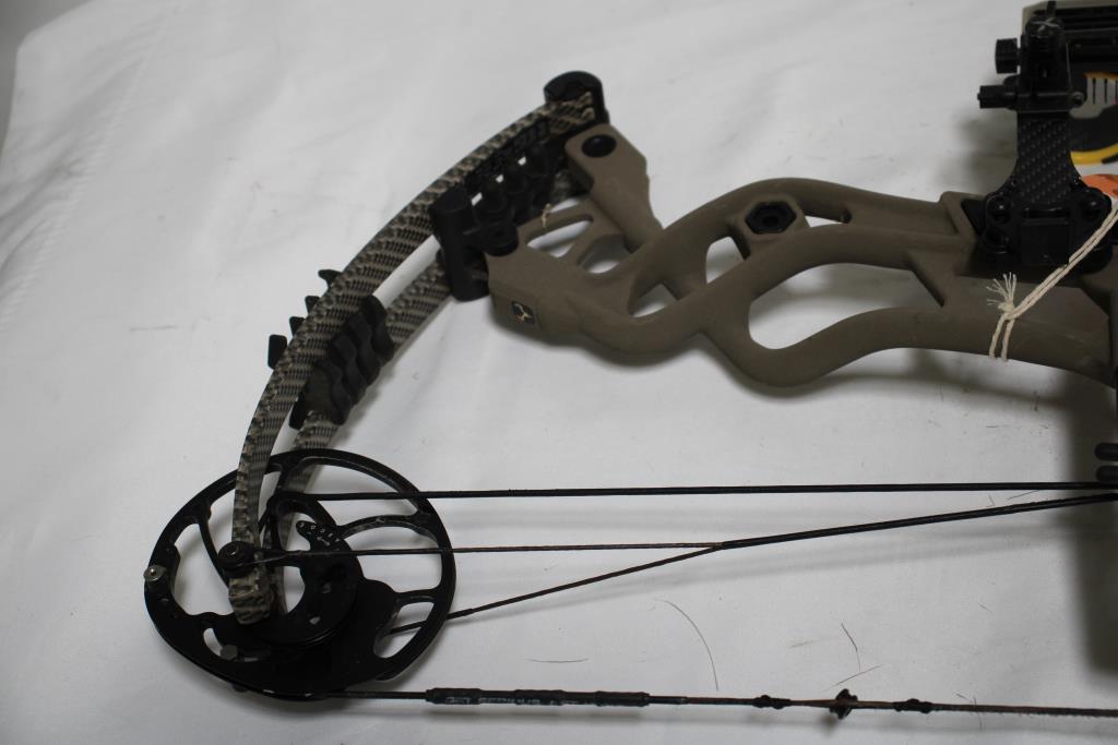 Hoyt Defiant Carbon Bow | Property Room