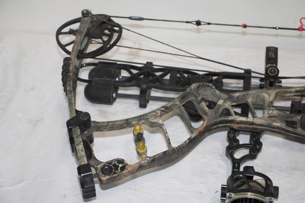 Hoyt Nitrum 30 Bow | Property Room
