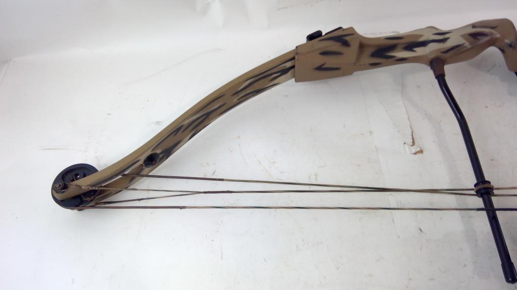 Hoyt USA Compound Bow | Property Room