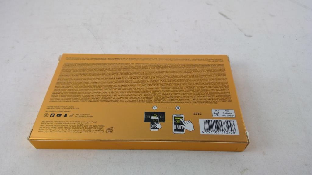 Huda Beauty Em[Power]ed EyeShadow Palette | Property Room