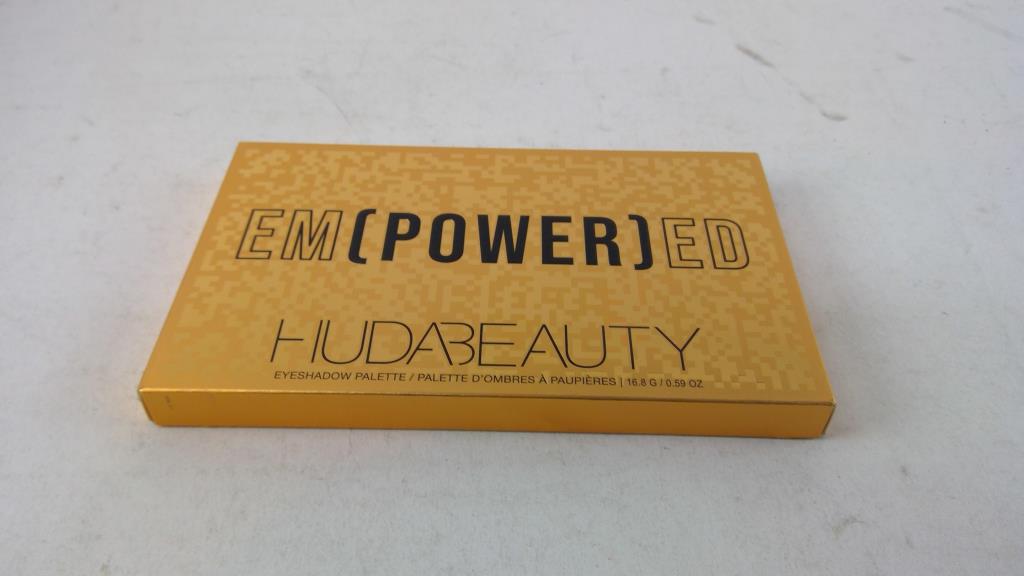 Huda Beauty Em[Power]ed EyeShadow Palette | Property Room