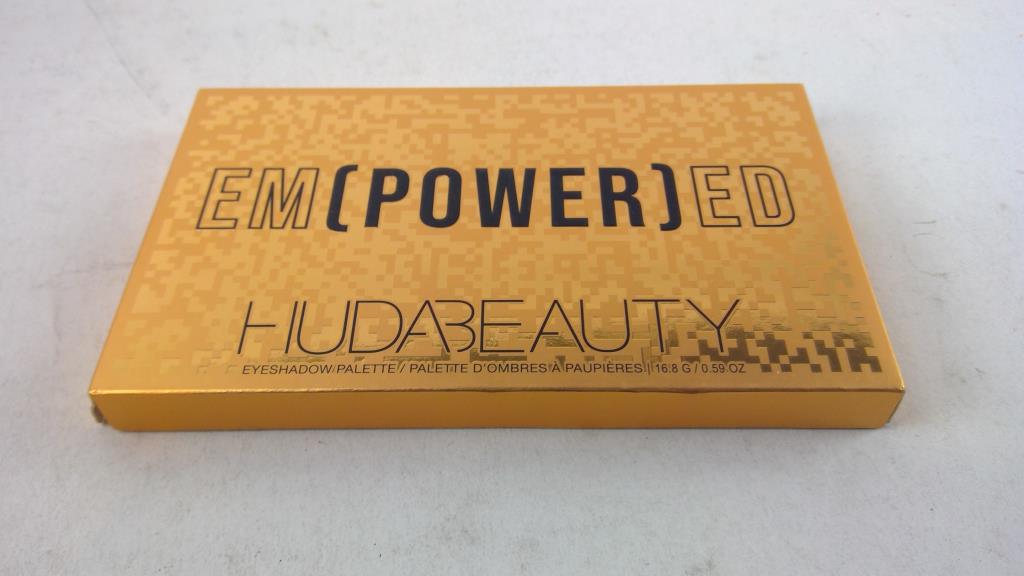 Huda Beauty Em[Power]ed EyeShadow Palette | Property Room