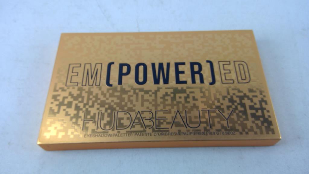 Huda Beauty Em[Power]ed EyeShadow Palette | Property Room