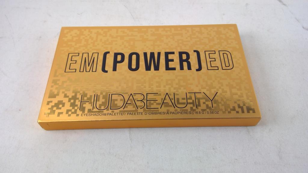 Huda Beauty Em[Power]ed EyeShadow Palette | Property Room