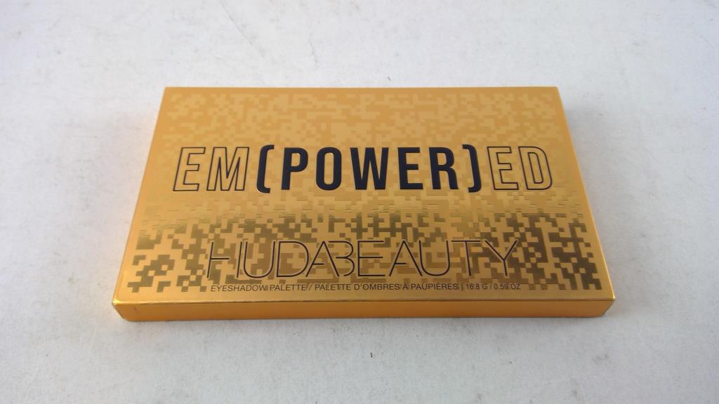 Huda Beauty Em[Power]ed EyeShadow Palette | Property Room