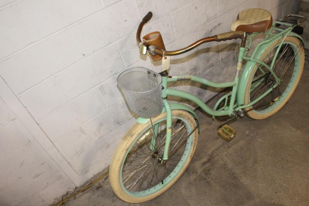 Huffy Deluxe Beach Bike | Property Room