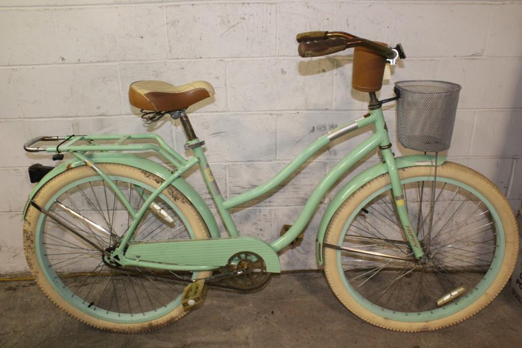 Huffy Deluxe Beach Bike | Property Room