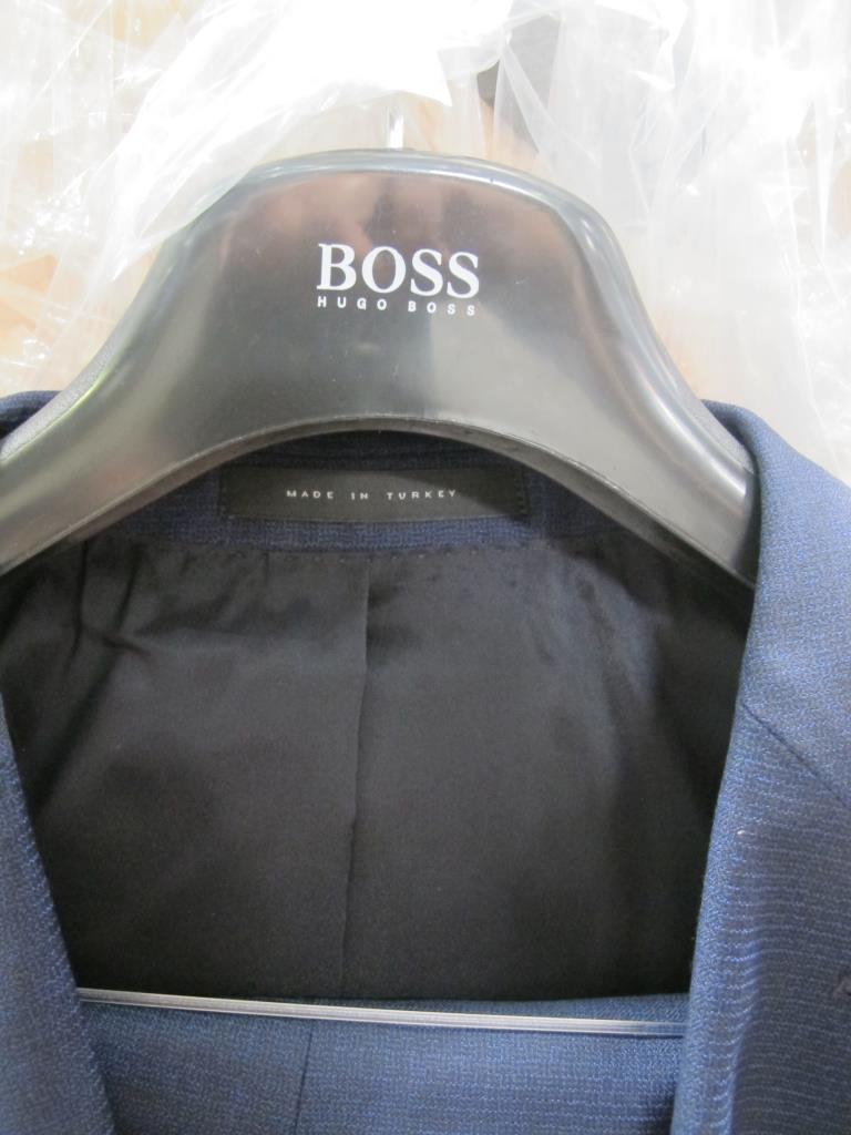 Hugo Boss Men's Suit; Size Us 42R | Property Room