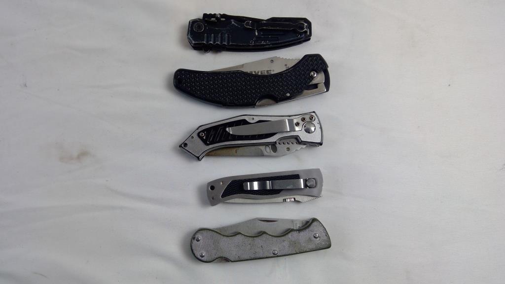 Humvee And Other Knives, 5 Pieces | Property Room